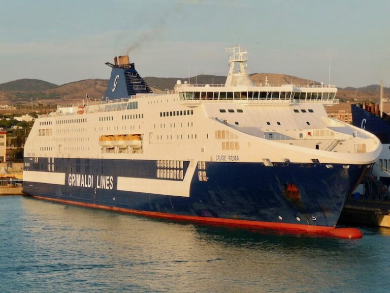 A bordo del super-ferry “Cruise Roma”, un hito de Grimaldi » Puente de ...
