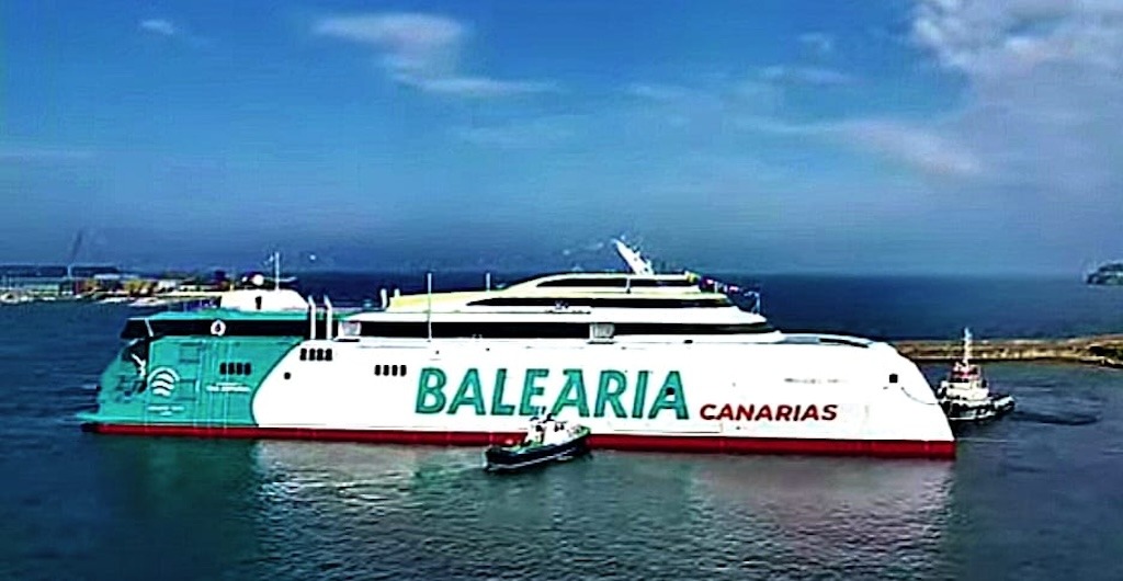 Botadura del catamarán “Mercedes Pinto” de Balearia Canarias en ...